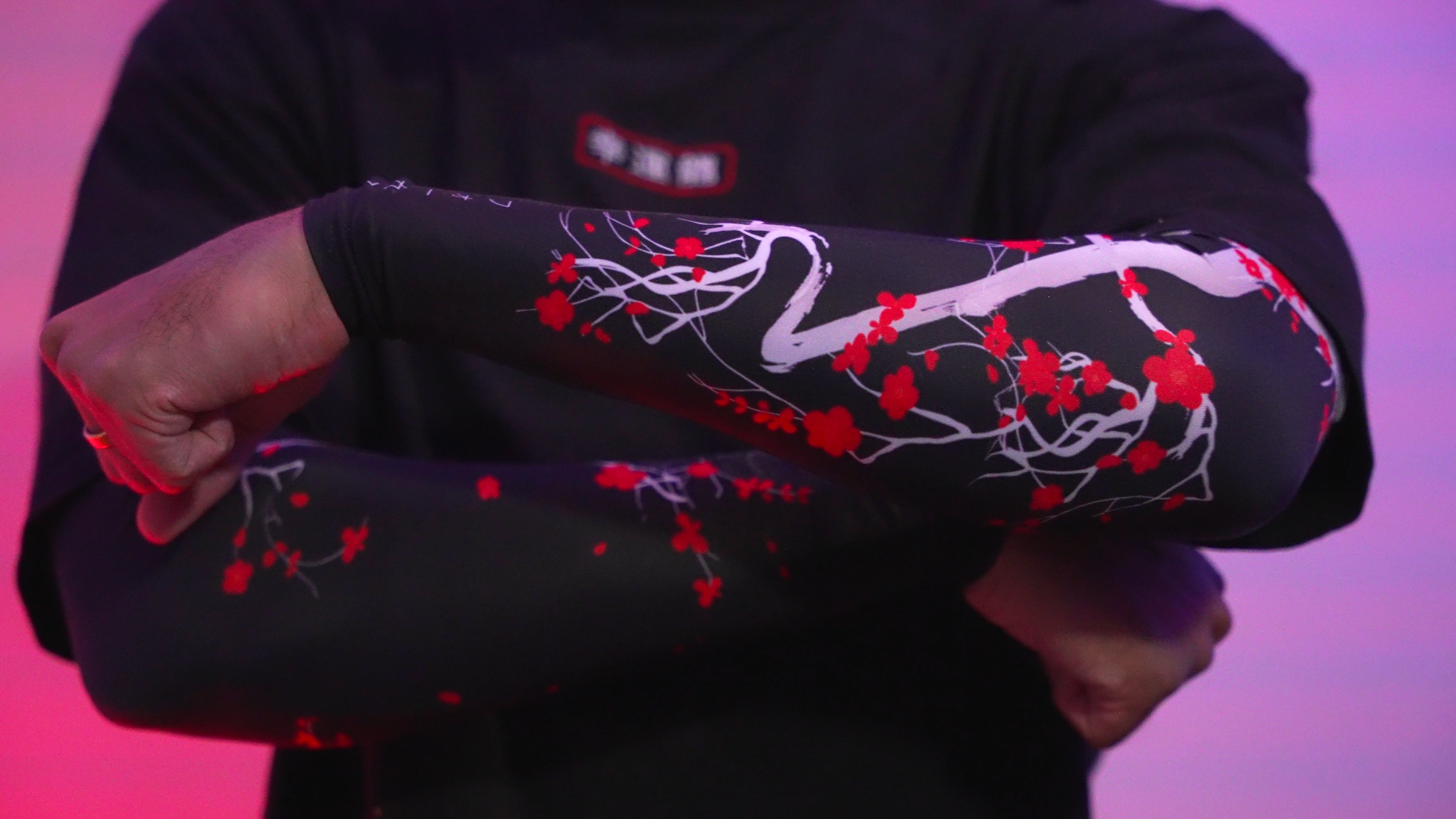 Arm sleeve « Sakura ébène » – Focus
